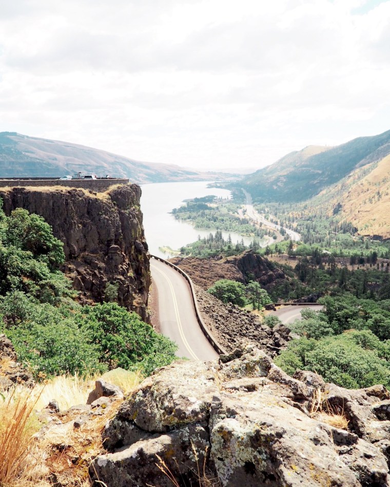 Rowena Crest Viewpoint – THE COPELAND ADVENTURES